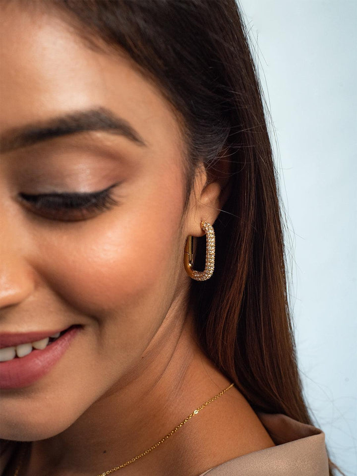 Perfectly Average: Trendsetting Gold Jewelry & Accessories