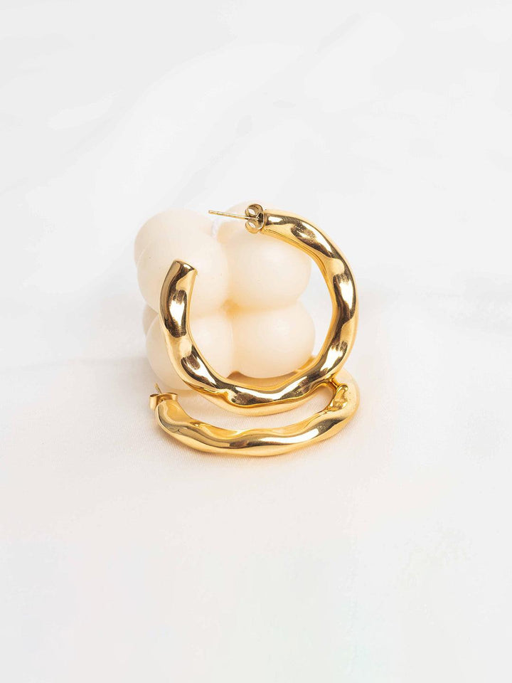 Perfectly Average: Trendsetting Gold Jewelry & Accessories